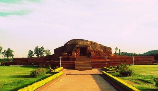 10 Ancient Indian Universities {World's First Universities}