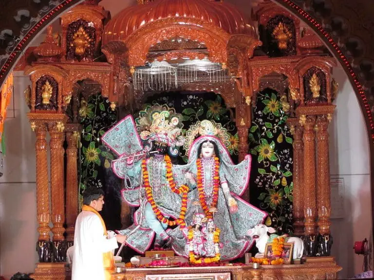 Banke Bihari Temple, Vrindavan History, Time & Amazing Facts